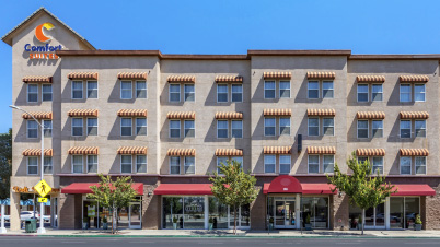 Stay at Our Visalia Hotel | Comfort Suites Visalia